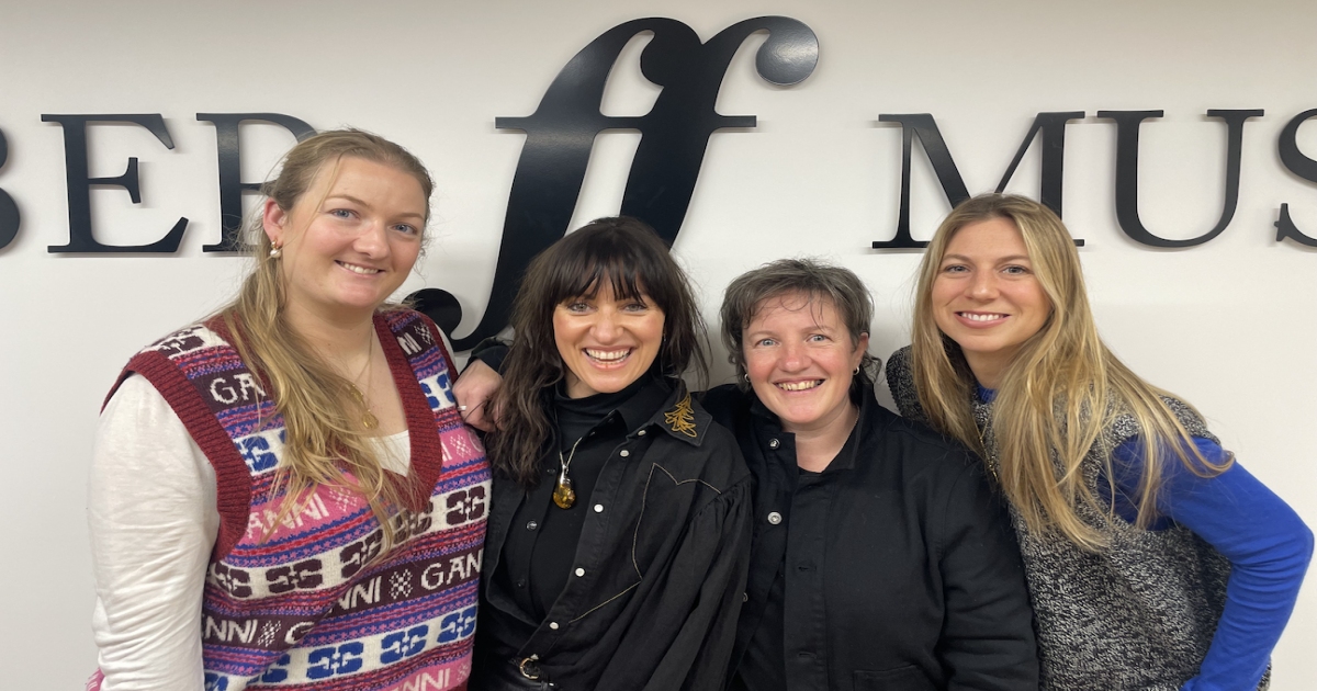 Faber Alt signs violinist and BBC Radio 4 presenter Anna Phoebe to ...